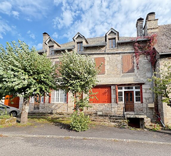 Auriac : Maison 10 pièces à vendre
