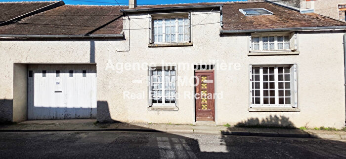 Maison à vendre - Château-Landon - 6 pièces - 4 chambres