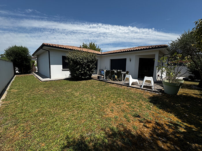 Maison 4 pièces à Carignan-de-Bordeaux, à louer