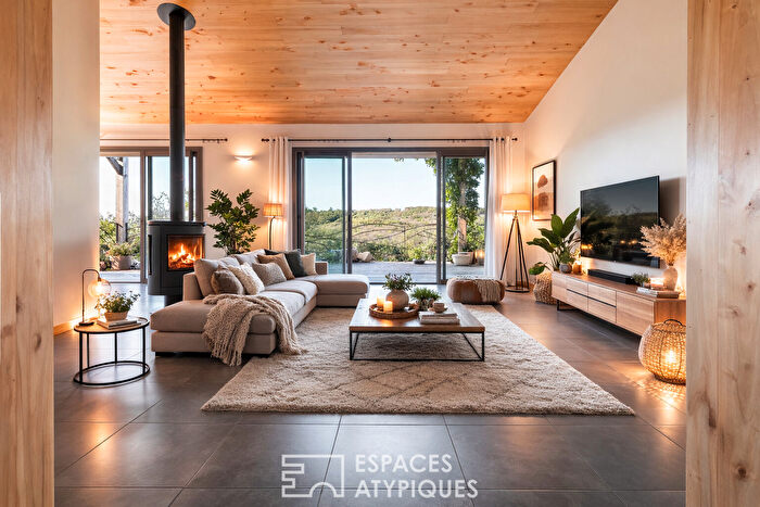 Maison à vendre - Puycelsi - 9 pièces - 6 chambres