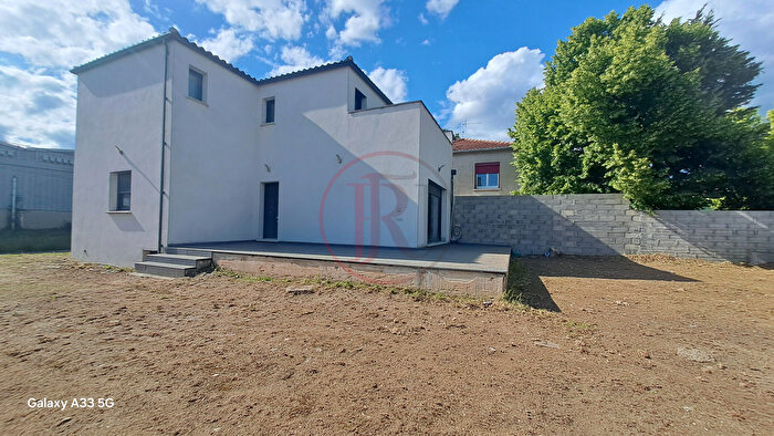 Maison 4 pièces à Saint-Privat-des-Vieux, à vendre