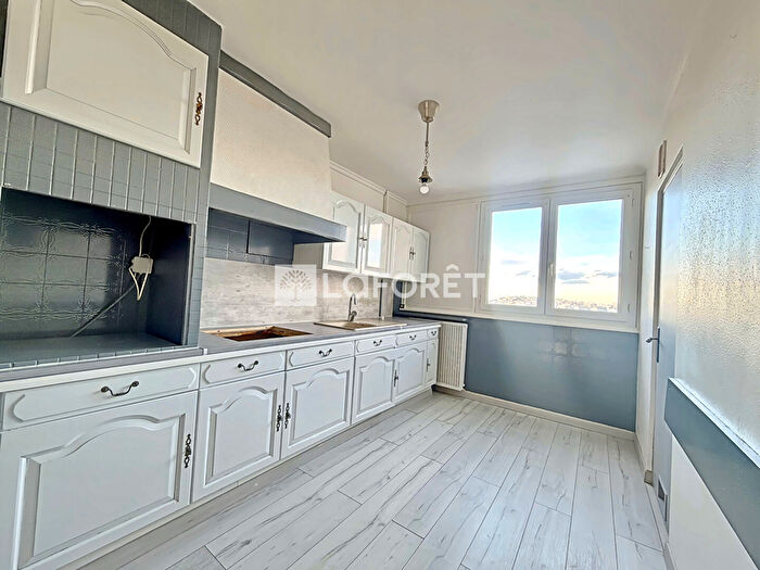 Appartement à louer - Saint-Étienne, La Métare, Le Portail Rouge, Fauriel, Villeboeuf - 3 pièces - 2 chambres