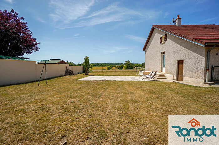 Til-Châtel : Maison 5 pièces à vendre