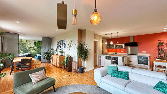 Maison à vendre - Voiron, Souillet, Vouise, Belvédère - 9 pièces - 5 chambres