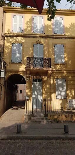 Maison à louer - Rousset - 7 pièces - 5 chambres