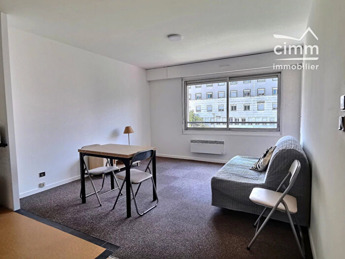 Appartement à louer - Grenoble, Eaux-Claires, Mistral - 2 pièces - 1 chambre