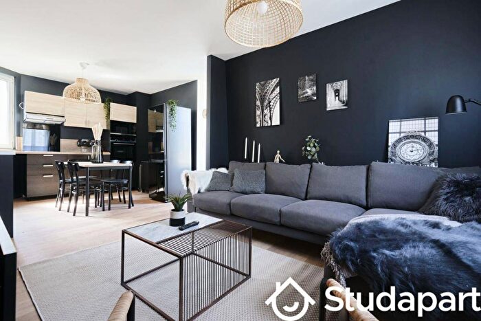 Appartement à louer - Centre Ville, Reims - 1 pièce - 3 chambres