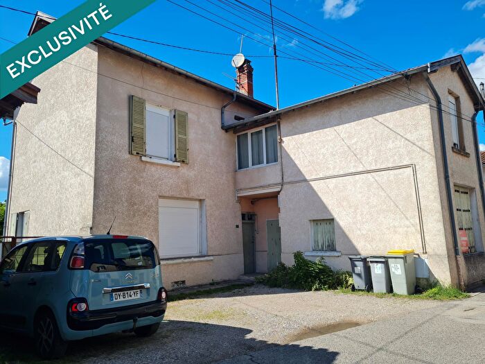 Maison 10 pièces à Tignieu-Jameyzieu, à vendre