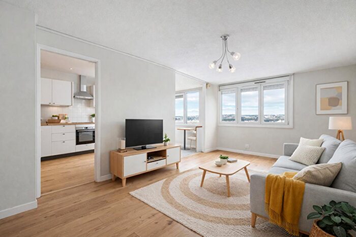 Appartement à vendre - Lyon e , Vaise, Rochecardon - 5 pièces - 4 chambres