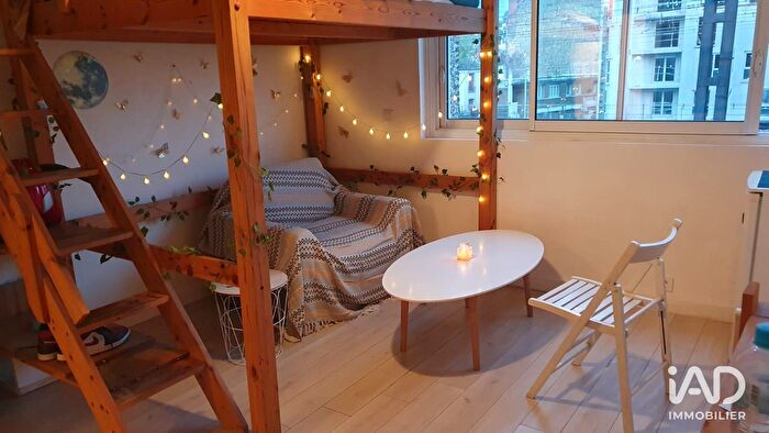 Appartement à louer - Juvisy-sur-Orge, Centre-ville, Entrevoies, Seine - 1 pièce