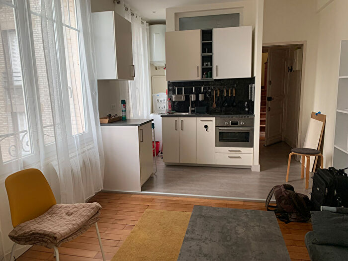 Appartement à louer - Nanterre, Vieux Pont - 2 pièces - 1 chambre