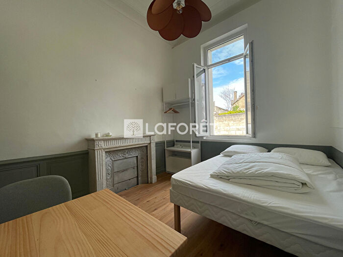 Appartement à louer - Cognac, Centre-ville, Gare - 1 pièce - 1 chambre