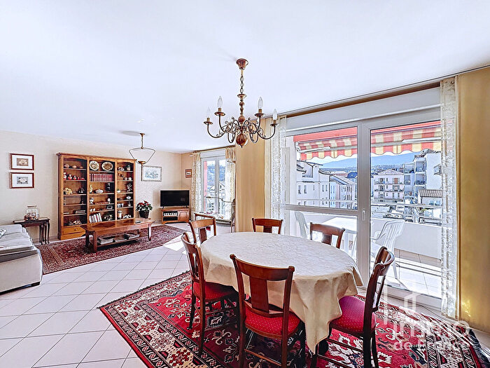 Appartement à vendre - Bellegarde-sur-Valserine - 4 pièces - 3 chambres