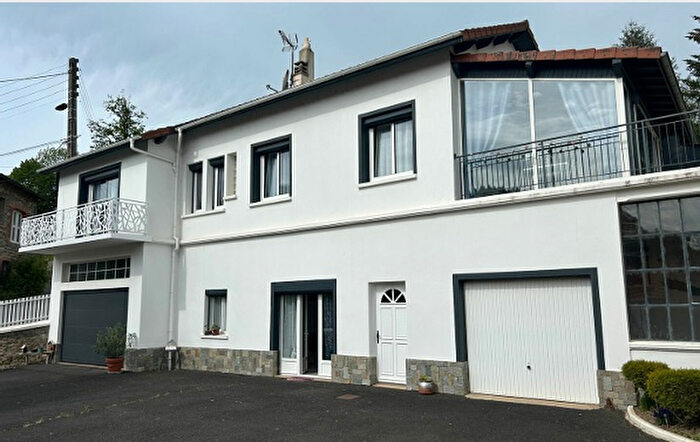 La Monnerie-le-Montel : Maison 5 pièces à vendre