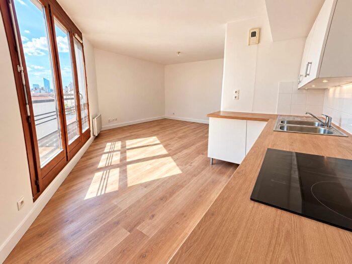 Appartement 3 pièces à Villeurbanne, République, Tolstoi, à vendre