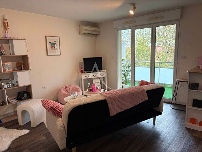 Appartement à louer - Saint-Sulpice-la-Pointe - 2 pièces - 1 chambre