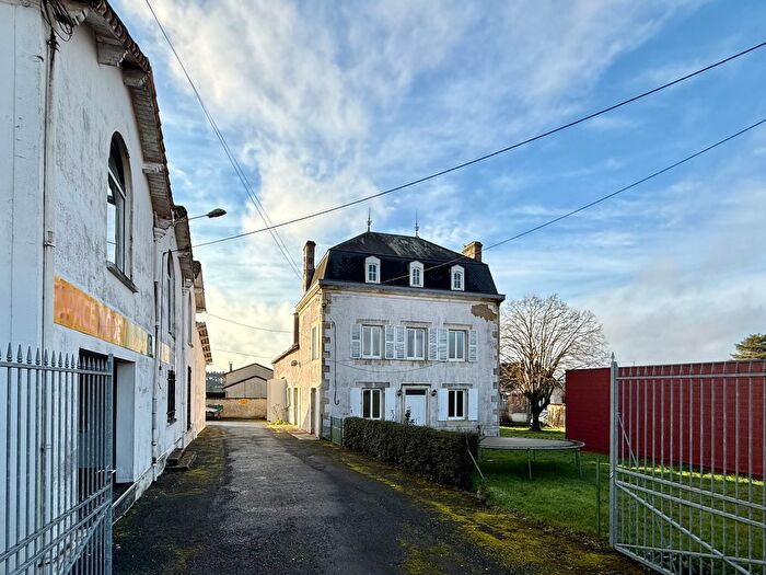 Maison 7 pièces à Saint-Pierre-dExideuil, à vendre