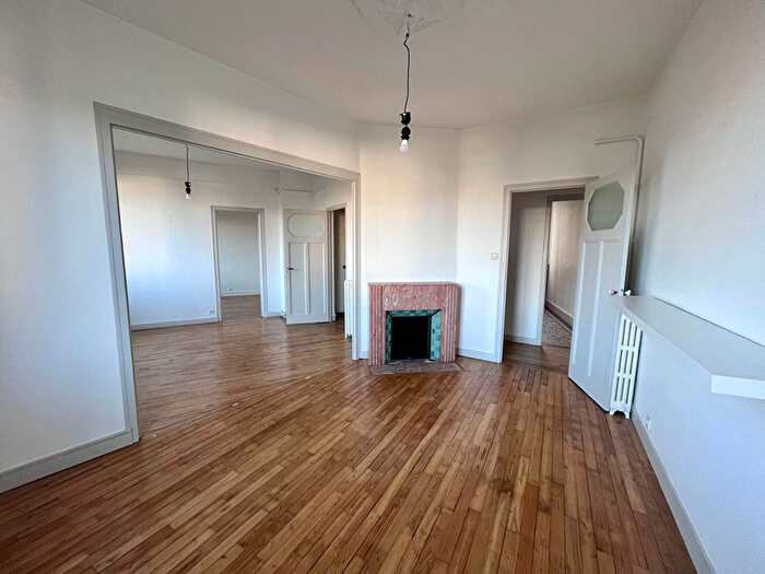 Appartement 4 pièces à louer - Quartiers Centre, Centre-ville