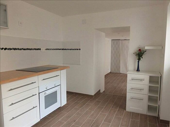 Maison à louer - Bonny-sur-Loire - 3 pièces - 2 chambres