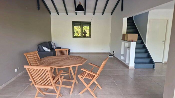 Maison 4 pièces à Le Gosier, à louer