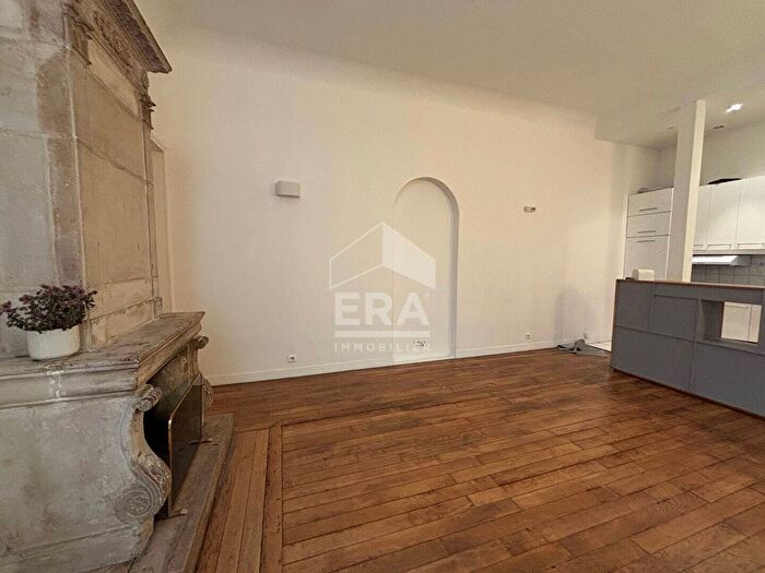 Appartement à louer - Porte Dauphine, Paris ème arrondissement - 2 pièces - 1 chambre