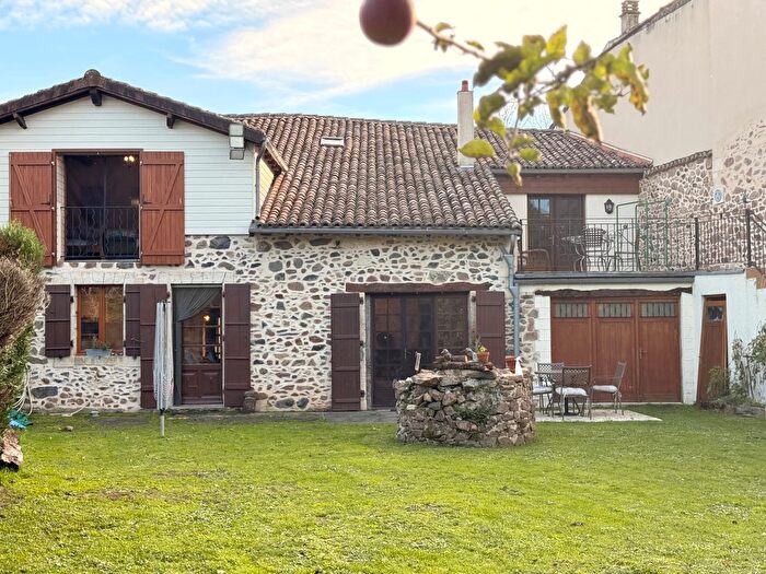 Maison à vendre - Exideuil - 8 pièces - 3 chambres