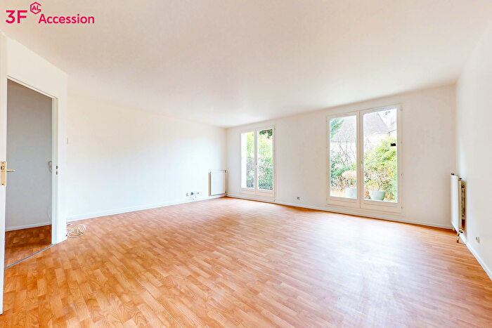Maison 6 pièces à vendre à Savigny-le-Temple, Plessis la Forêt