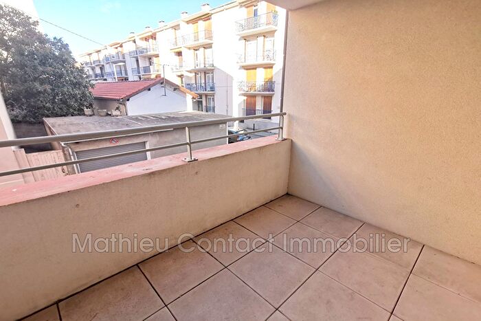 Appartement à louer - Nîmes - 2 pièces - 1 chambre