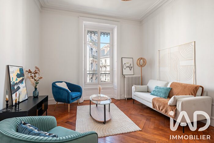 Appartement 4 pièces à Grenoble, Centre-ville, à vendre