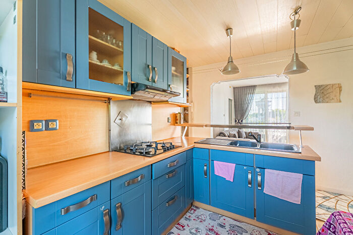 Appartement à vendre - Lormont, Bourg, Mairie - 4 pièces - 3 chambres