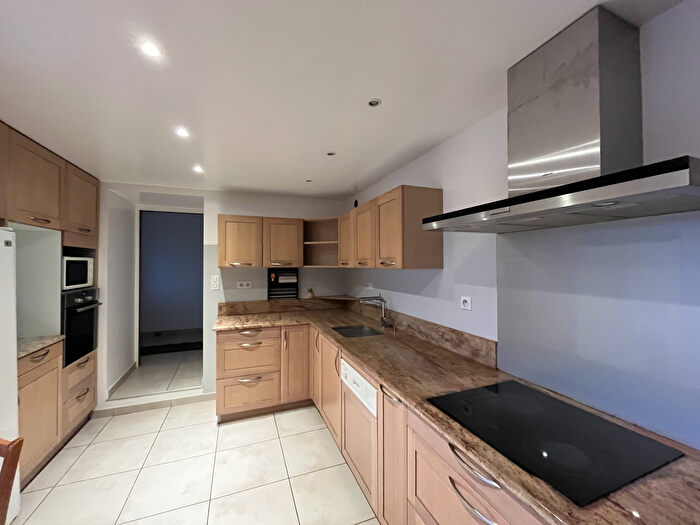 Maison à louer - Hélette - 5 pièces - 4 chambres