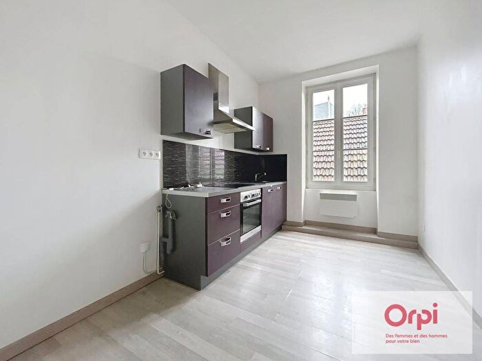 Appartement à louer - Cité Bretonnie-Chatelet-Favieres-Conches, Montluçon - 3 pièces - 2 chambres