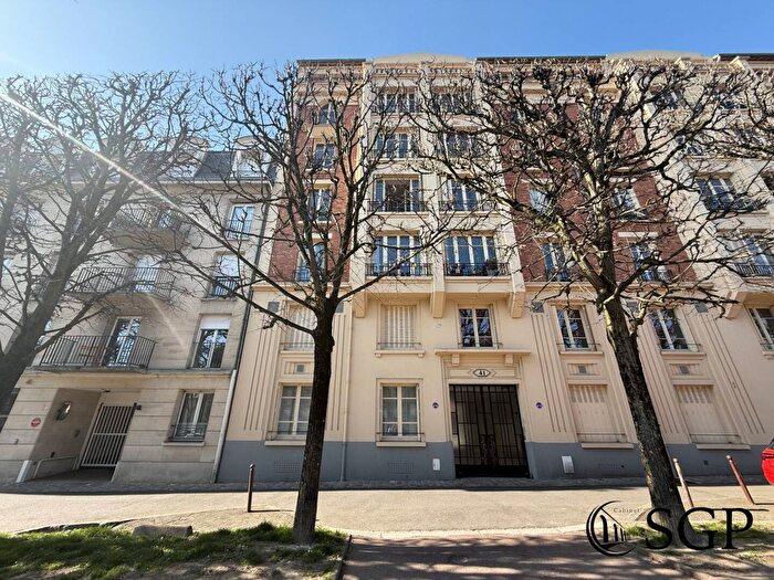 Appartement à louer - Notre Dame, Versailles - 3 pièces - 2 chambres