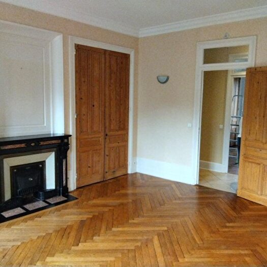 Appartement à louer - Lyon e , Monchat - 5 pièces - 4 chambres