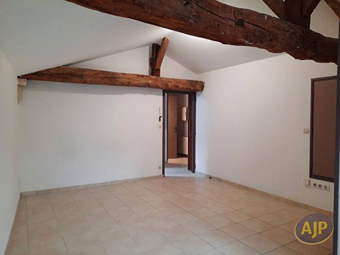 Pons : Appartement 1 pièce à louer