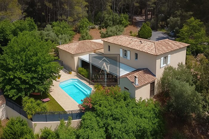 Maison à vendre - Solliès-Toucas - 10 pièces - 9 chambres