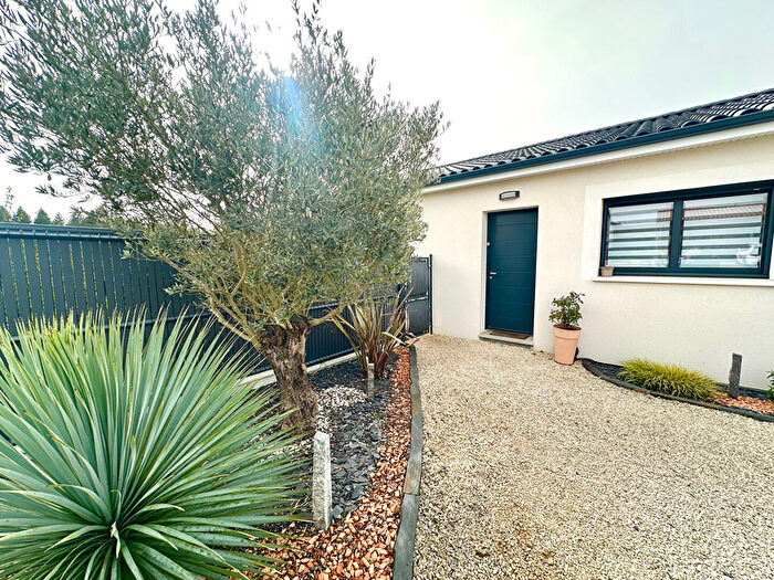 Maison à vendre - Roches-Prémarie-Andillé - 3 pièces - 2 chambres