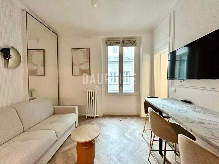 Appartement 2 pièces à louer à Saint Thomas d'Aquin, Paris 7ème arrondissement