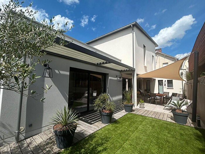 Maison à vendre - Laval, Les Pommeraies - 6 pièces - 4 chambres