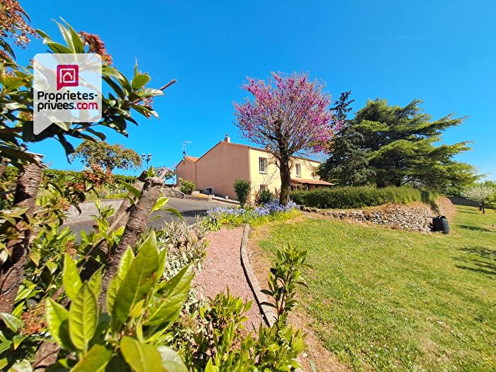 Maison 11 pièces à Xanton-Chassenon, à vendre