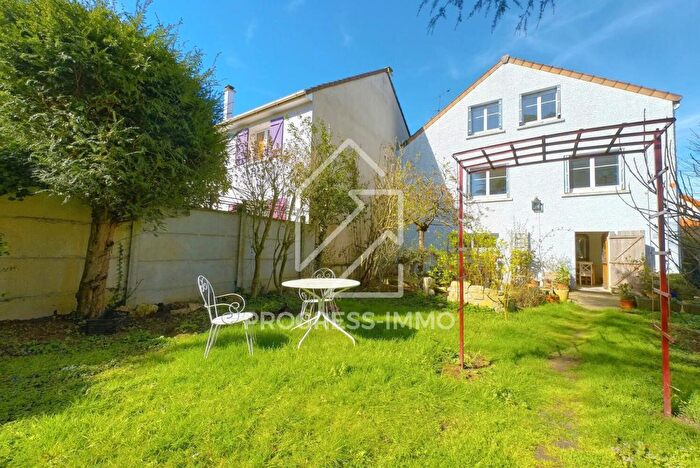 Maison à vendre - Combs-la-Ville, République - 6 pièces - 5 chambres