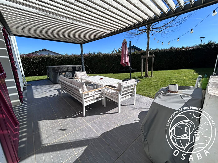 Maison à vendre - Bassussarry - 4 pièces - 3 chambres