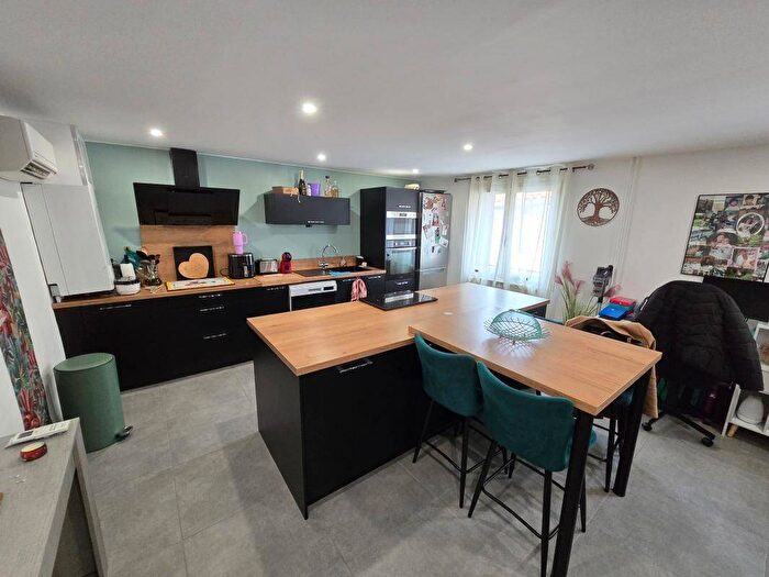 Maison à louer - Vinassan - 3 pièces - 2 chambres