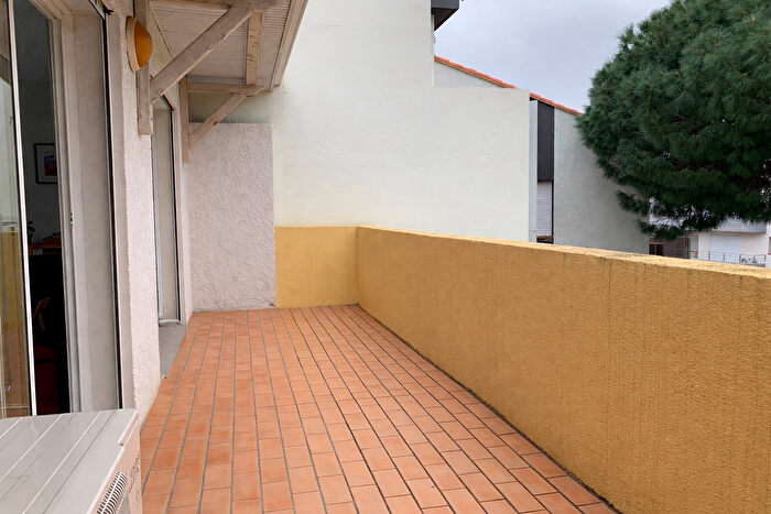 Appartement à louer - Perpignan, Les Remparts - 3 pièces - 2 chambres