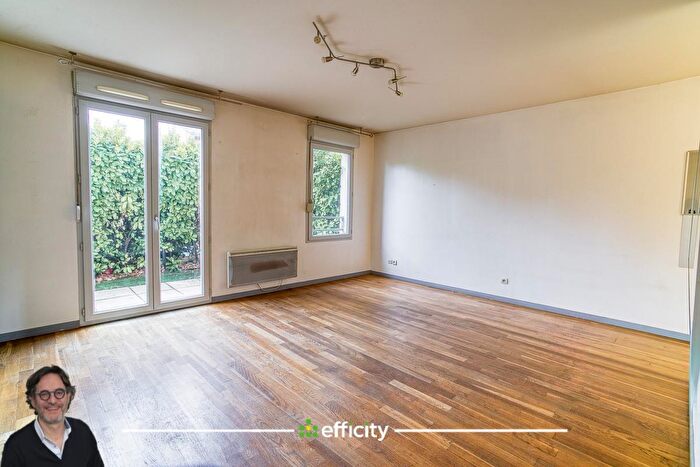 Appartement 2 pièces à Villeurbanne, Les Poulettes, à vendre