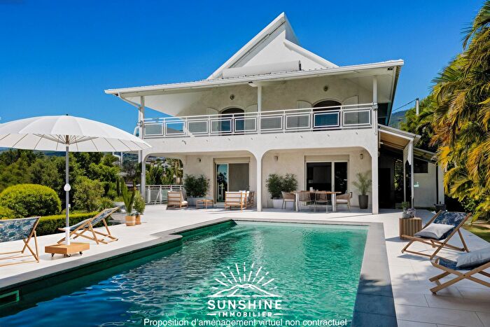 Maison à vendre - Saint-Denis, Le Moufia, Sainte-Clotilde - 7 pièces - 6 chambres