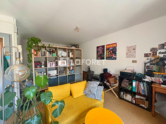 Appartement à louer - Aubagne, Centre-ville, Beaumond - 1 pièce