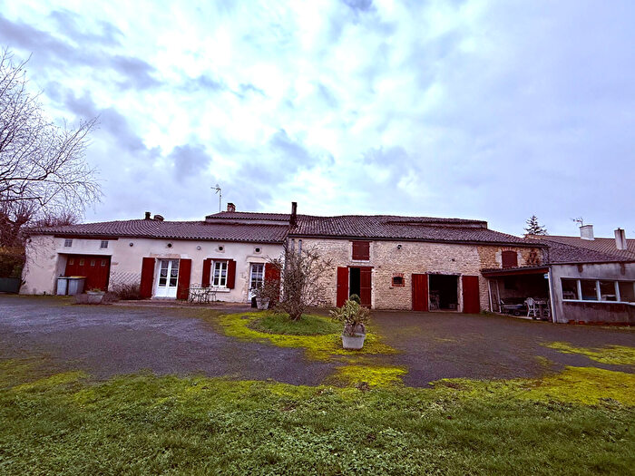Maison à vendre - Saint-Saturnin-du-Bois - 4 pièces - 2 chambres