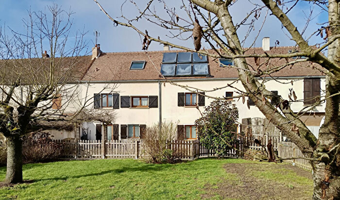 Maison à vendre - Lumigny-Nesles-Ormeaux - 11 pièces - 9 chambres