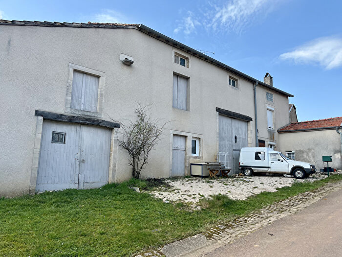 Maison 4 pièces à vendre à Perrusse